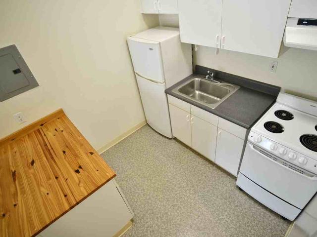 The Glenn Building 1 Bedroom Apartment for Rent at 2430 2430 Dwight Way/2550 Telegraph Avenue, Berkeley, CA 94704 Southside
