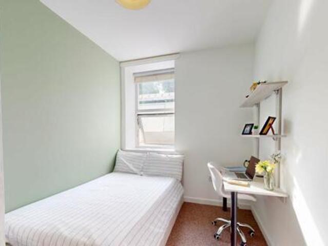 The Globe, Barker Street,6 Bedroom Flat