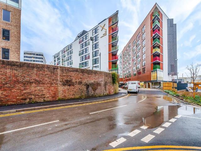 The Grand Exchange, Market Street, Bracknell RG12, 2 bed flat to rent, £1,500 pcm | PrimeLocation
