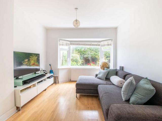 The Grange, Alperton, Wembley, HA0 3 bed end of terrace house to rent £2,850 pcm £658 pw