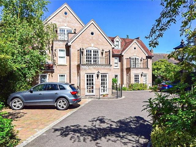 The Grange, Glebe Road, Cambridge, CB1 2 bed apartment to rent £2,100 pcm £485 pw