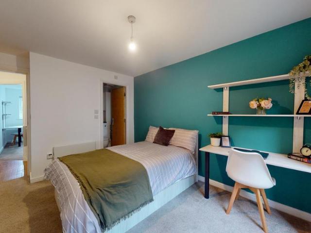 The Grange, Leeds LS6 2 bed house to rent £1,647 pcm £380 pw