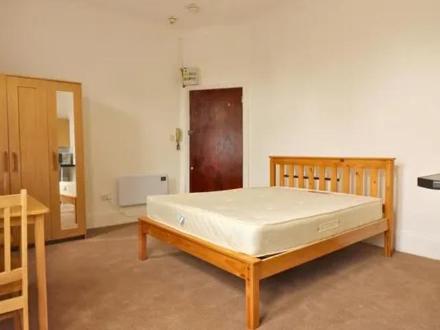 The Grange, The Knoll, London, W13 8JJ, United Kingdom | Studio apartment for rent #126326687 | Rentberry