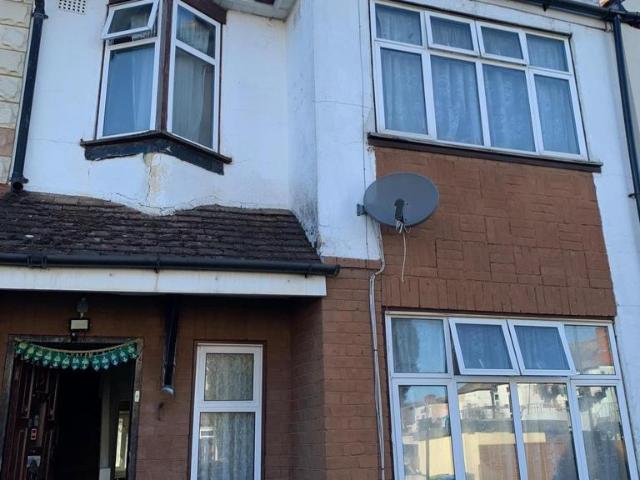 The Grange, Wembley, Middlesex, HA0 3 bed terraced house to rent £2,475 pcm £571 pw