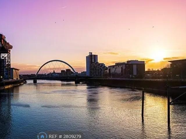 The Grapes Bar, 218 Paisley Road West, Glasgow, G51 1BU, United Kingdom | Room for rent #166837773 | Rentberry