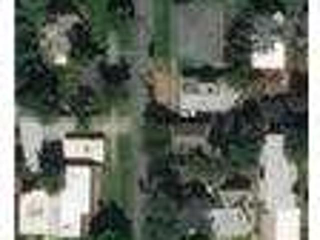 The Greentree has a great location