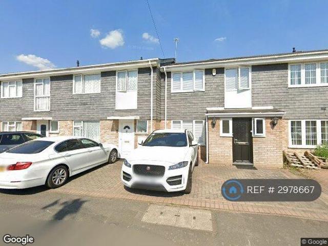 The Greenway, Slough, SL1 3 bed terraced house to rent £1,950 pcm £450 pw