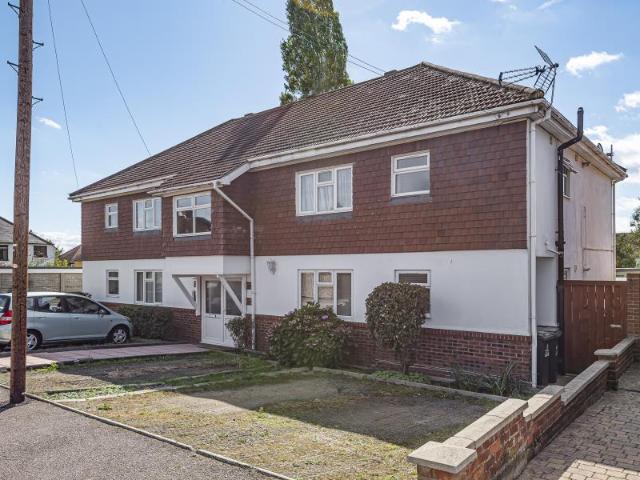 The Greenway, Rickmansworth WD3 2 bed apartment to rent £1,625 pcm £375 pw