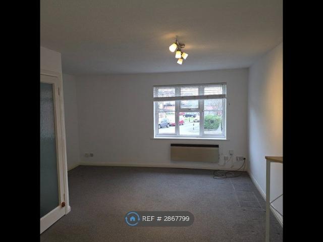 The Greenway, Uxbridge UB10, 1 bed flat to rent, £1,450 pcm | PrimeLocation