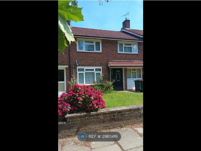 The Green, Crawley RH11, 4 bed terraced house to rent, £2,100 pcm | PrimeLocation