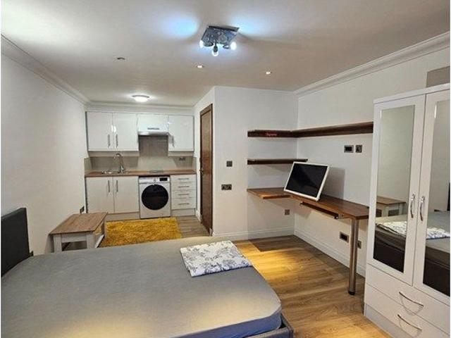 The Green, Acton W3, Studio to rent, £1,500 pcm | PrimeLocation