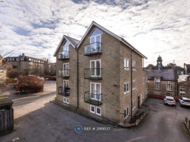 The Green, Bingley BD16, 2 bed flat to rent, £850 pcm | PrimeLocation