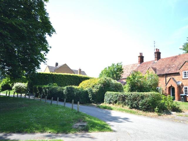 The Green, Great Brington 3 bed cottage to rent £1,395 pcm £322 pw