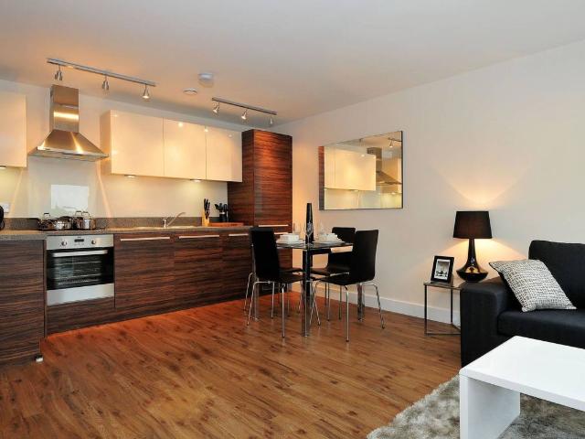 The Green, Ealing, Southall UB2, 2 bed flat to rent, £1,950 pcm | PrimeLocation