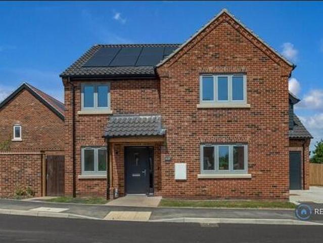 The Green, Freethorpe, 4 Bedroom Detached