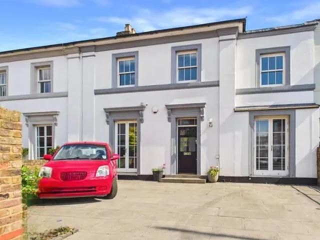 The Green, London, TW2 5TS, United Kingdom | 5 bed townhouse for rent #167594571 | Rentberry
