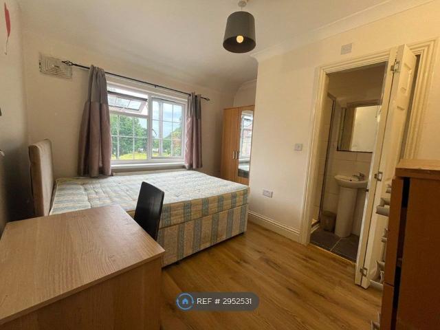 The Green, London W3, Room to rent, £950 pcm | PrimeLocation