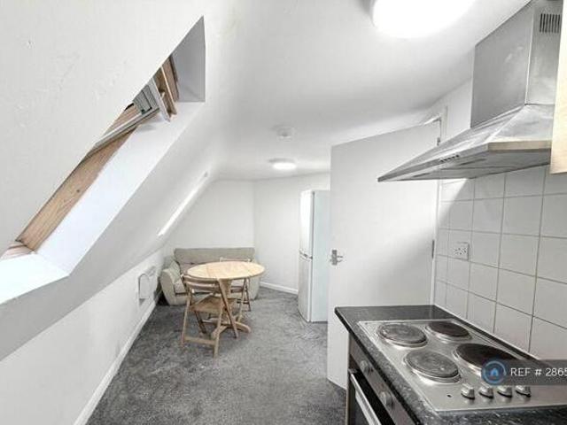 The Green, Southall, 1 Bedroom Flat