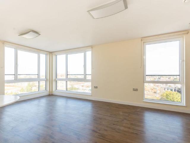 The Green, Southall, UB2 2 bed flat to rent £2,000 pcm £462 pw