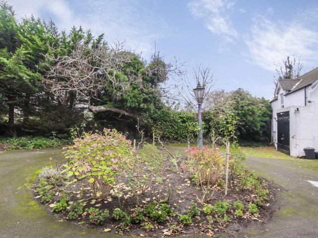 The Green, Richmond TW9, 1 bed detached house to rent, £2,200 pcm | PrimeLocation