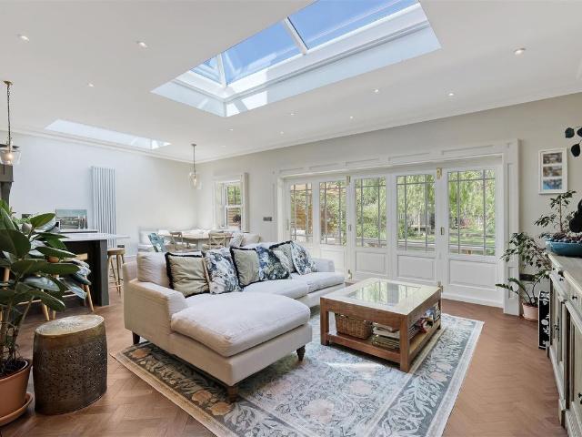 The Green Walk E4, 5 bed property to rent, £5,000 pcm | PrimeLocation