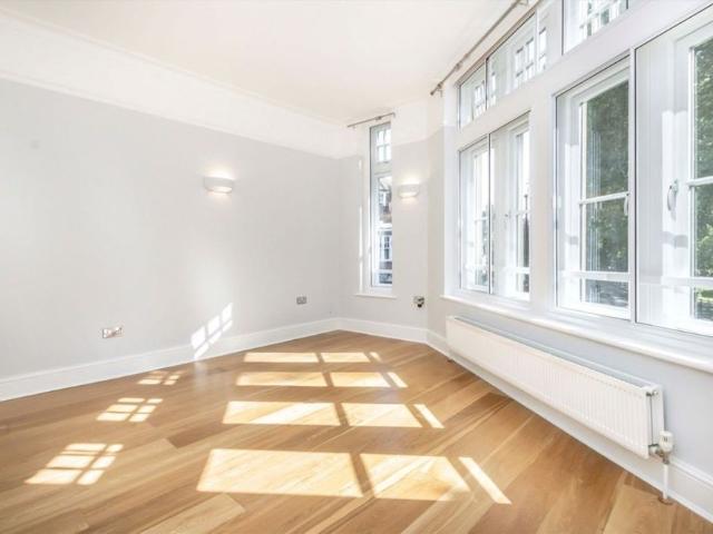 The Green, W5, London