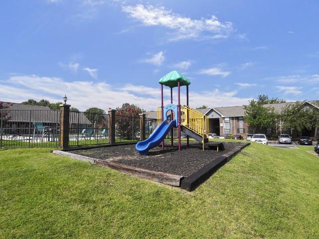 The Greens Of Bedford 2 Bedroom Apartment for Rent at 6508 S 106th East Pl, Tulsa, OK 74133
