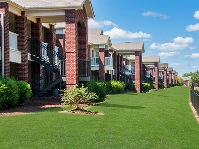The Greens at Tuscaloosa I/II Custom Deluxe III