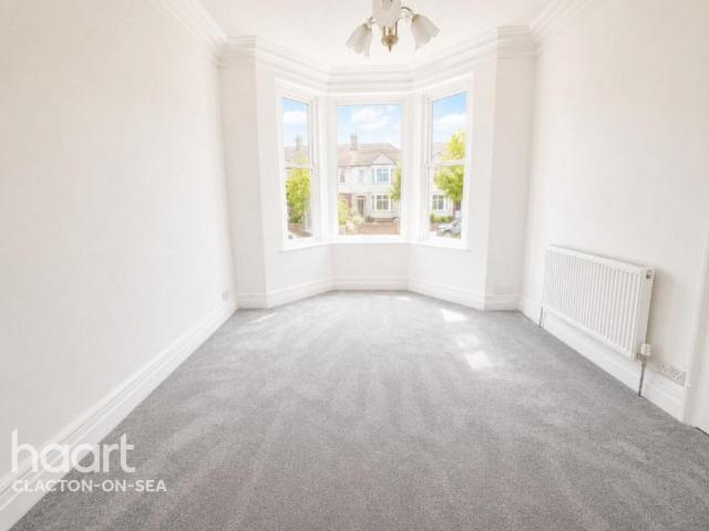 The Grove, Clacton on Sea 2 bed flat to rent £1,275 pcm £294 pw