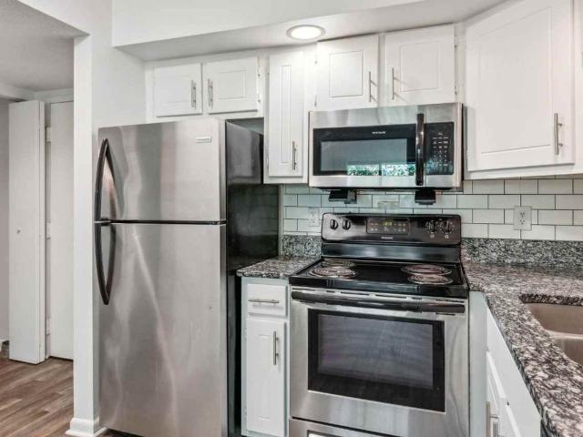 The Grove at Hickory Valley Studio Apartment for Rent at 1521 Hickory Valley Rd, Chattanooga, TN 37421 Woodmore Dalewood