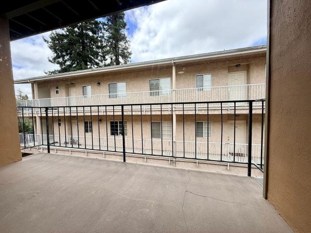 The Grove at Oak Grove 1 Bedroom Apartment for Rent at 1239 Oak Grove Ave, Burlingame, CA 94010 Downtown Burlingame