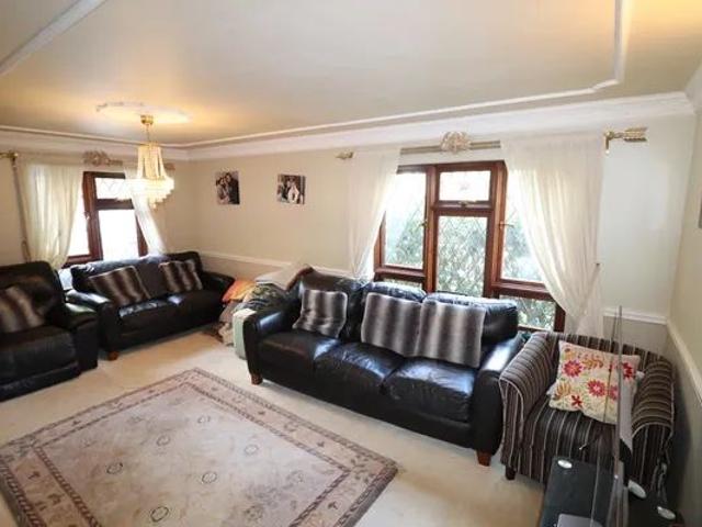 The Grove, Billericay, Property for rent
