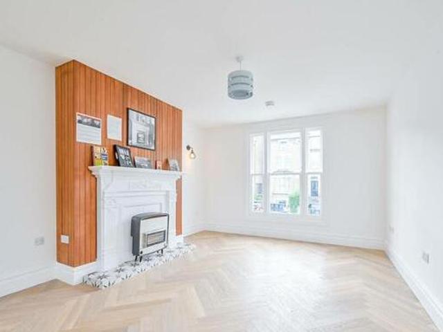 The Grove, Ealing Broadway, 3 Bedroom Maisonette
