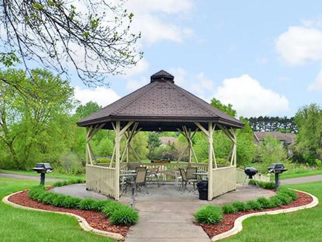The Grove of White Bear Lake 3 Bedroom Apartment for Rent at 1501 Park St, White Bear Lake, MN 55110 White Bear Lake