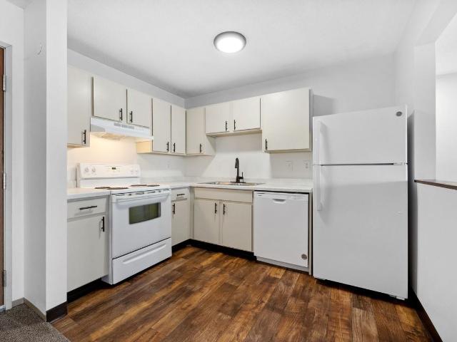 The Grove of White Bear Lake 3 Bedroom Apartment for Rent at 1501 Park St, White Bear Lake, MN 55110 White Bear Lake