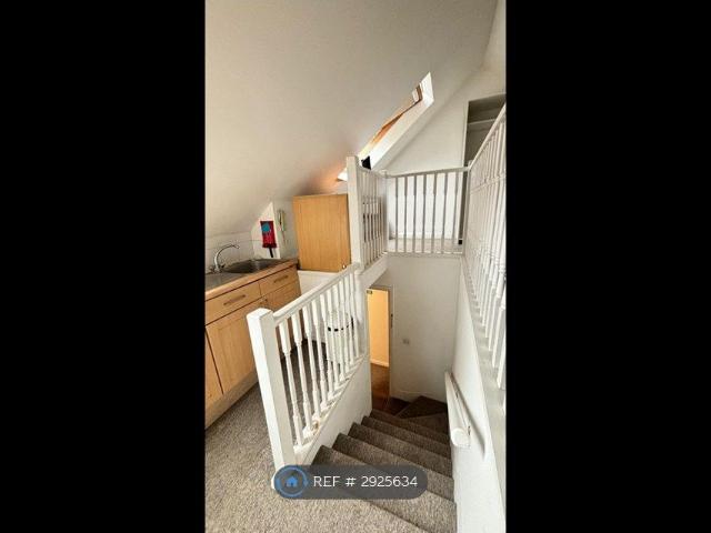The Grove, London N3, Studio to rent, £1,100 pcm | PrimeLocation