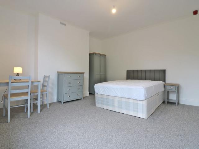 The Grove, London, Ealing, London W5, Studio to rent, £1,300 pcm | PrimeLocation