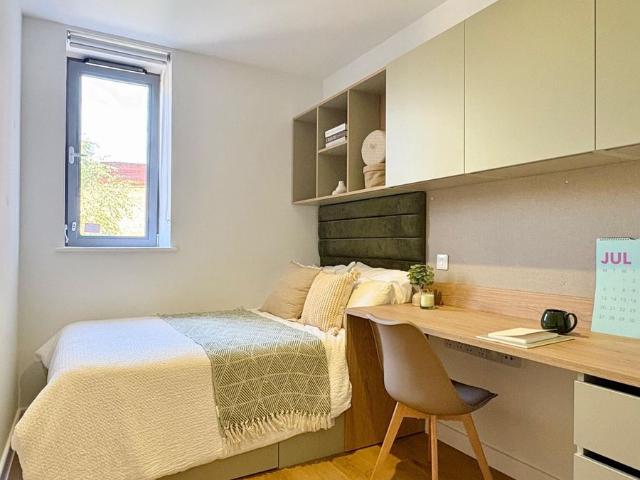 The Grove, London W5, Studio to rent, £1,625 pcm | PrimeLocation