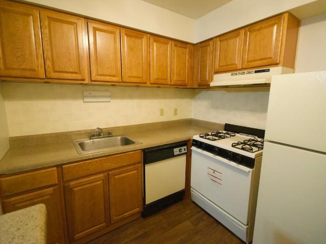 The Groves Apartments and Townhomes 1 Bedroom Apartment for Rent at 2990 Santiago Dr, Florissant, MO 63033