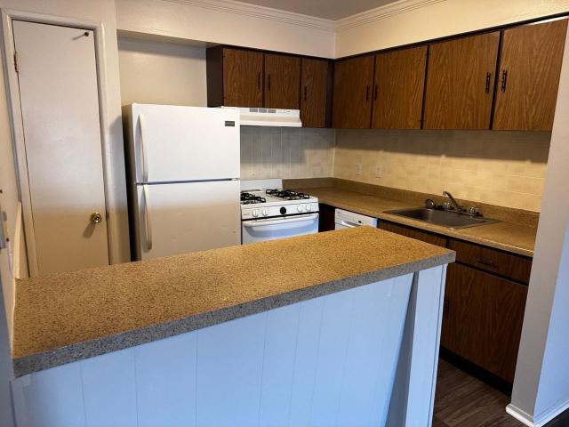The Groves Apartments and Townhomes 2 Bedroom Apartment for Rent at 2990 Santiago Dr, Florissant, MO 63033