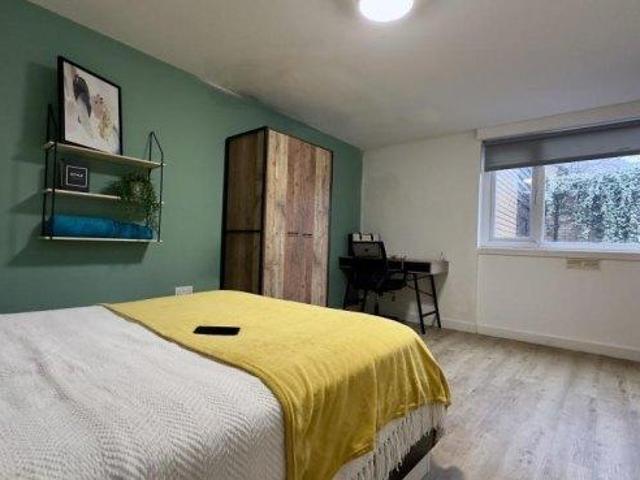 The Groves 2 bed house share to rent £1,766 pcm £408 pw