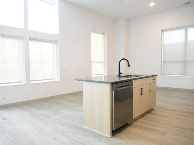 The Guild 2 Bedroom Apartment for Rent at 303 E 6th Ave, Columbus, OH 43201 Weinland Park