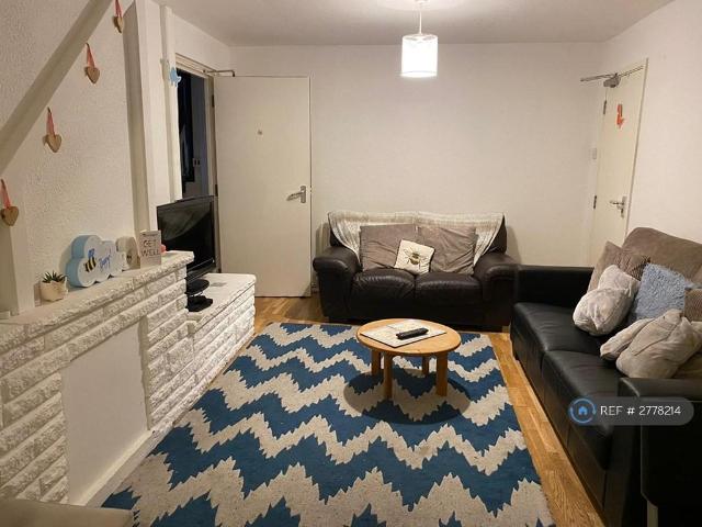 The Downs, Hatfield, AL10 5 bed terraced house to rent £2,575 pcm £594 pw