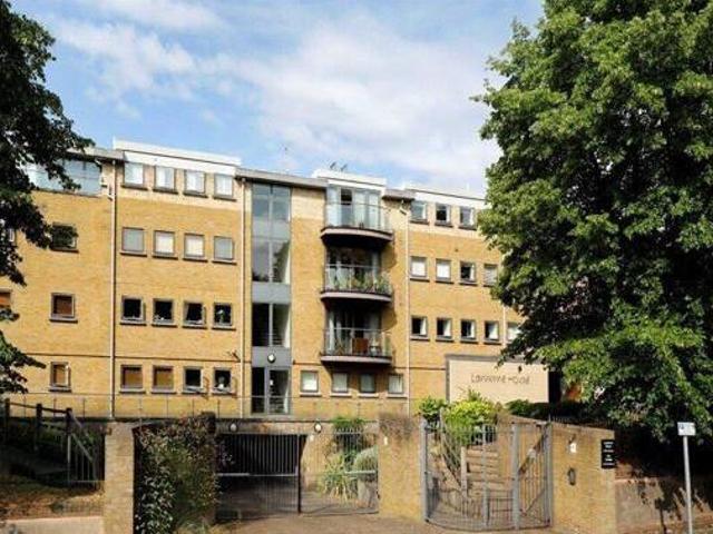 The Downs, London, 2 Bedroom Apartment