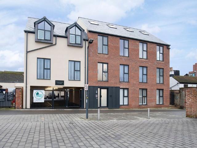 The Docks, Gloucester GL1, 2 bed flat to rent, £1,300 pcm | PrimeLocation