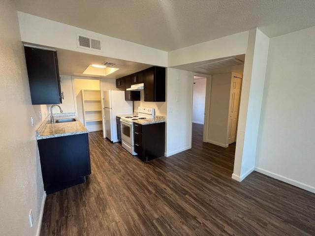 The Davenport 2 Bedroom Apartment for Rent at 633 W 1st Ave, Mesa, AZ 85210 Comite de Familias de Accion