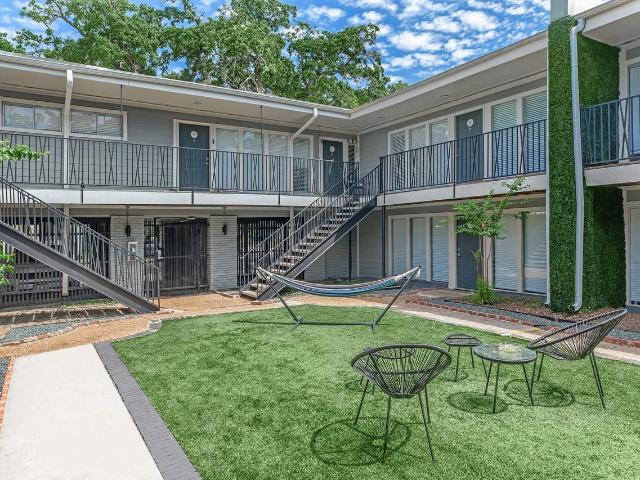 The Dawson at Stratford Apartments 3 Bedroom Apartment for Rent at 2623 Whitney St, Houston, TX 77006 Neartown Montrose