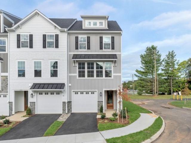 The Dahlia I Plan Creekwood Village Townhomes Community