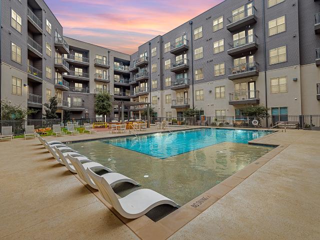 The Drake on Summit 2 Bedroom Apartment for Rent at 1424 Summit Ave, Fort Worth, TX 76102 Sunset Terrace