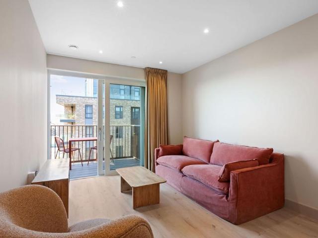 The Draper, Colindale, London, NW9 1 bed flat to rent £2,155 pcm £497 pw